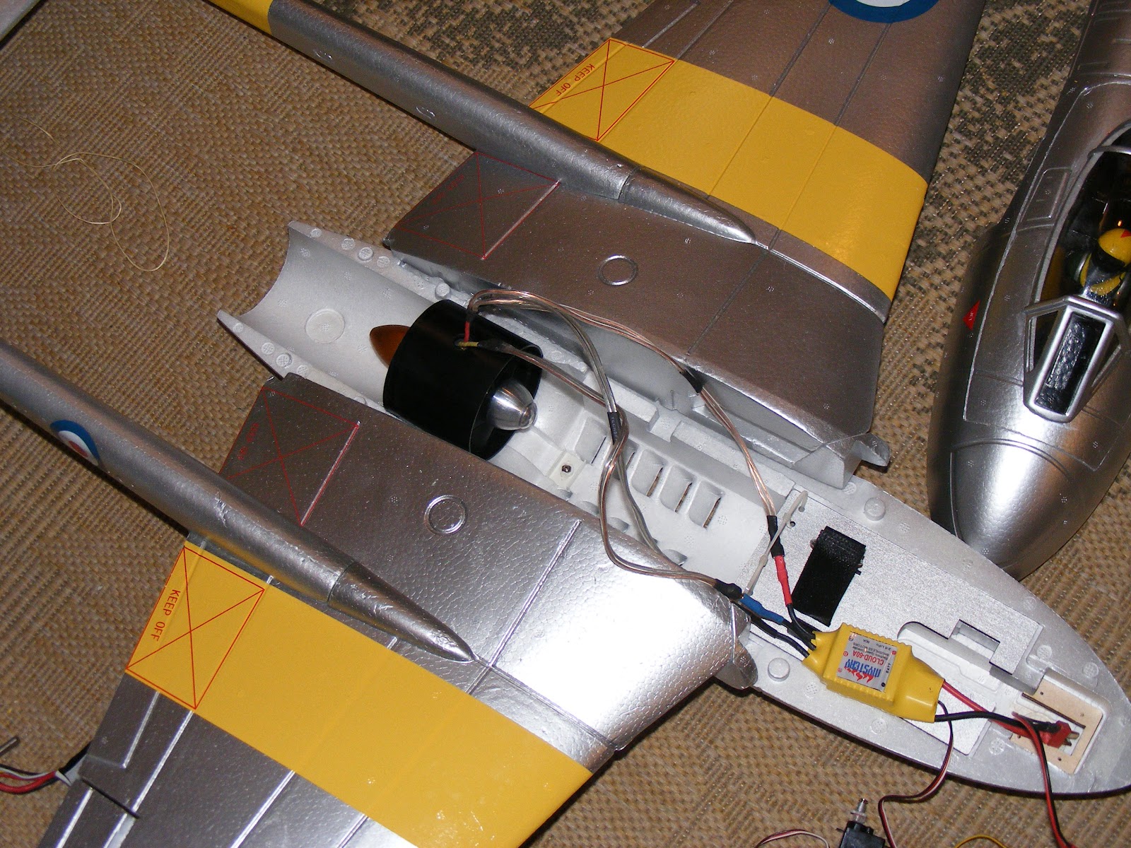 RC Flying Models: Durafly De Havilland Vampire