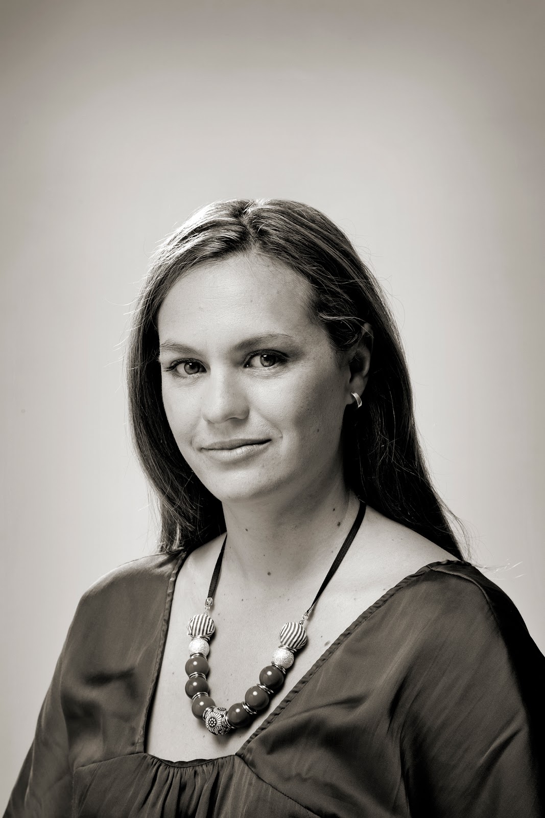 IDIOTA INÚTIL: MARIA PAZ RUIZ...