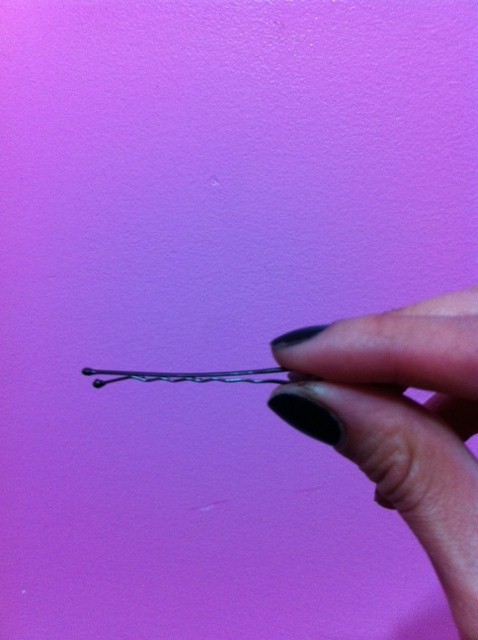 La Coiffeuse: The Great Bobby Pin