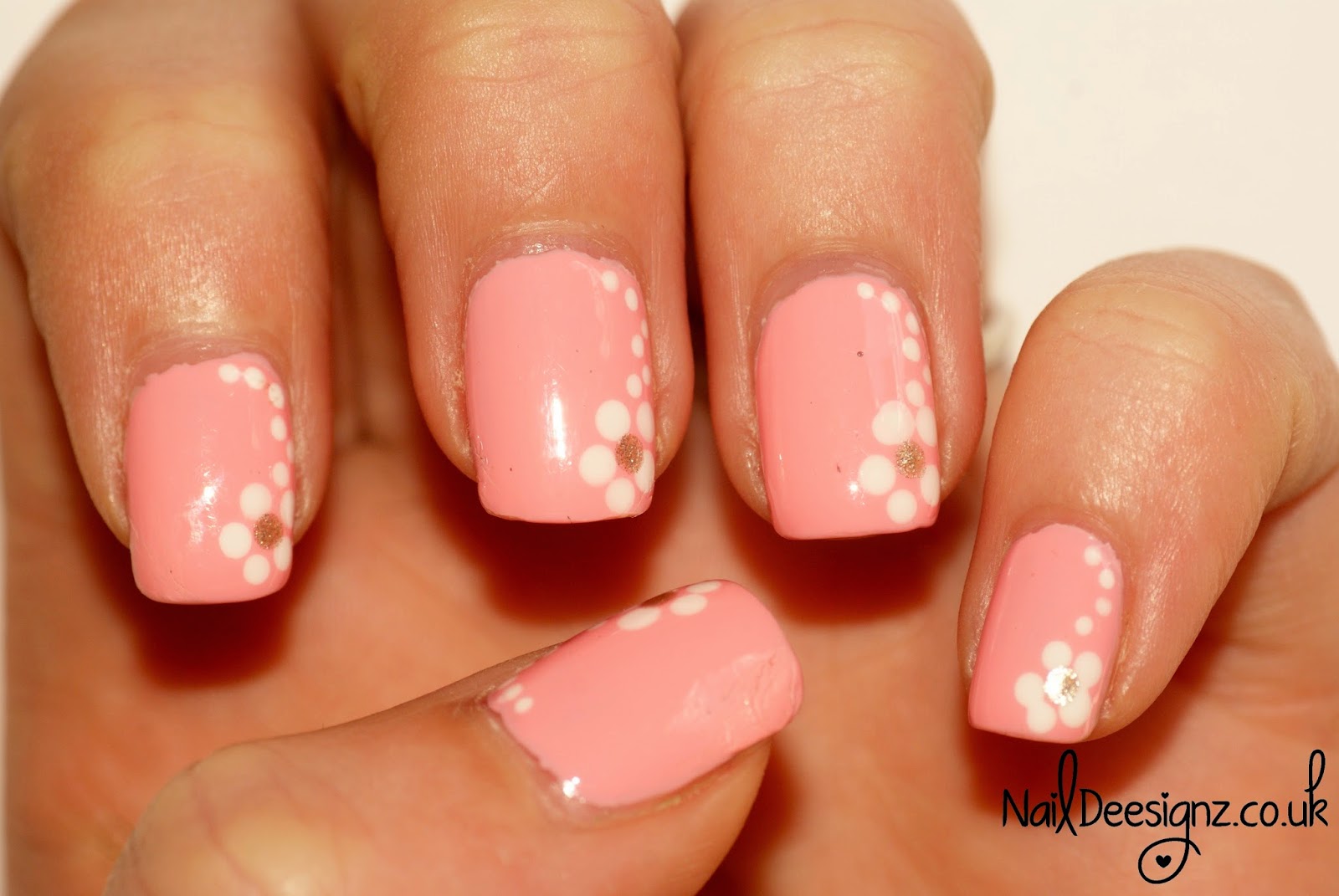 NailDeesignz: Spring Flower Nail Art