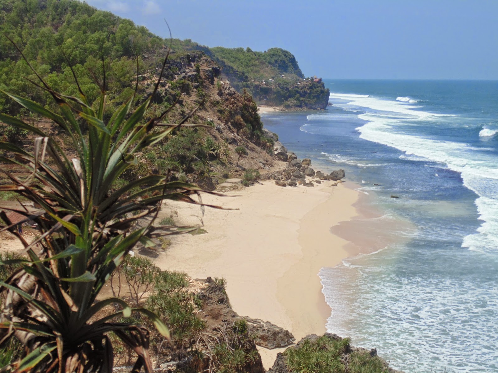 [REVIEW] Pantai Sadranan, The Beach of Love | SpicySugar