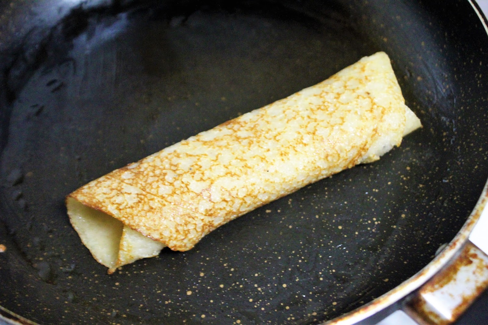 Bethica's Kitchen Flavours: Pati Shapta Pithe (Traditional Bengali Sweet)