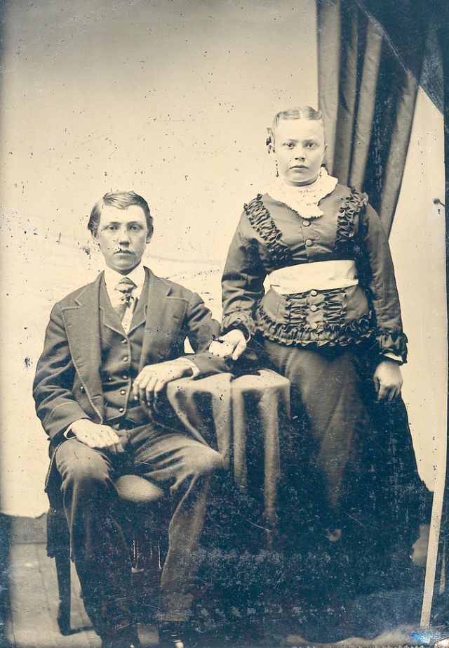 38 Cool Pics Show What Couples Looked Like in the 19th Century ...
