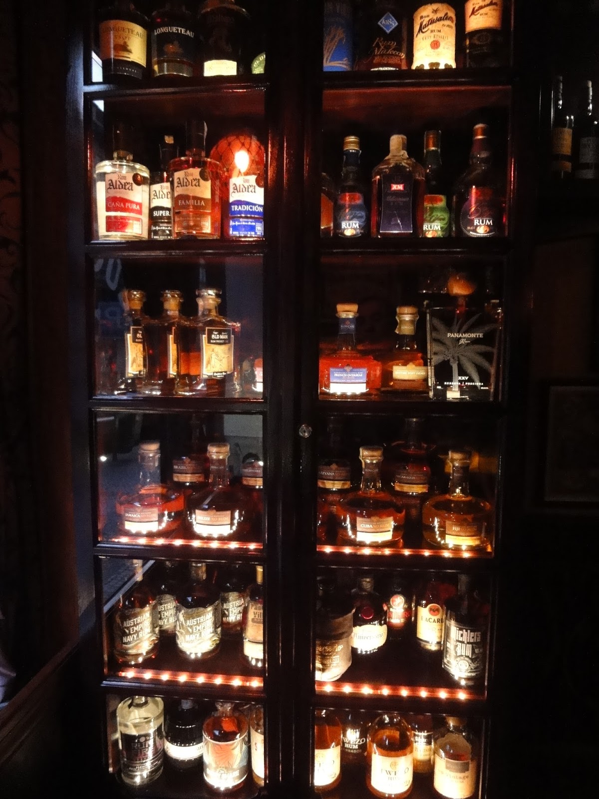 Coeur de chauffe: Le plus beau bar du monde ! Le Rum House Prague