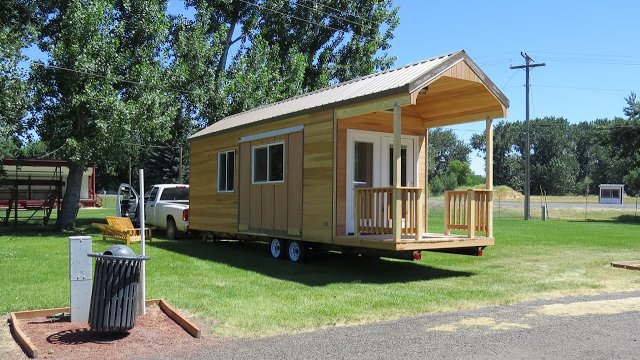 TINY HOUSE TOWN: Pull Out Tiny House (232 Sq Ft)