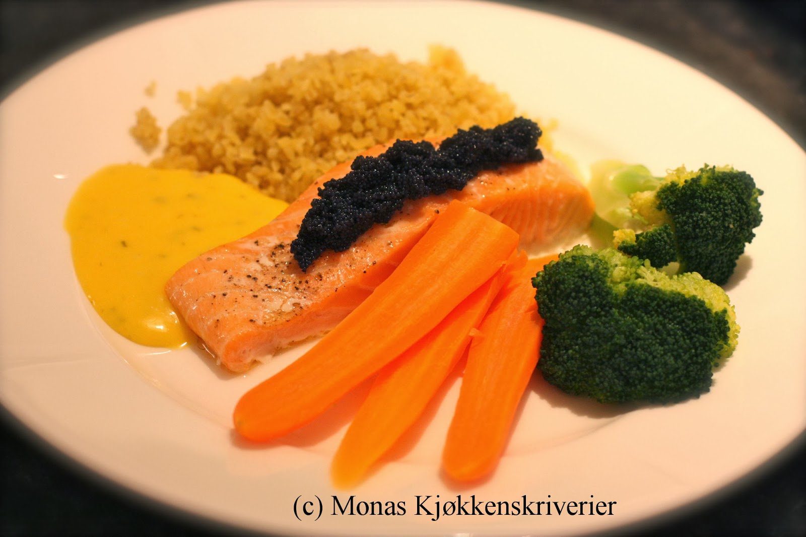 Monas Kjøkkenskriverier: Ovnsbakt laks med lodderogn og bearnaise-saus