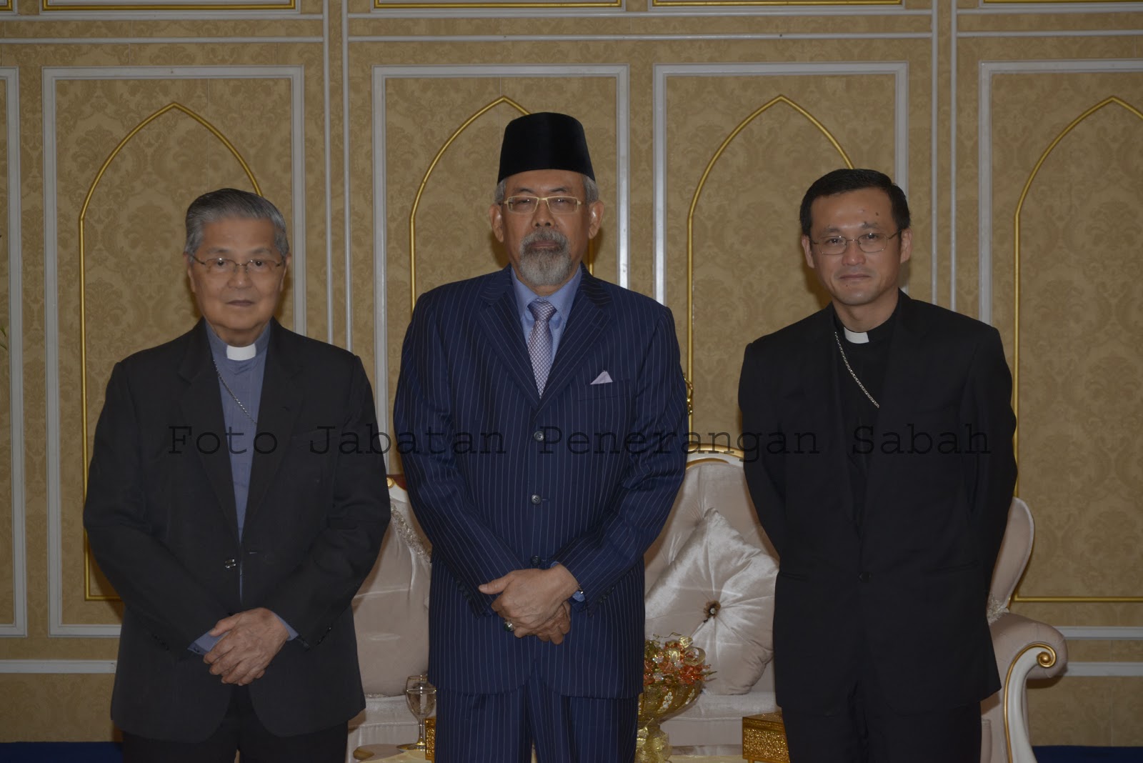 Media Penerangan Sabah: Kunjungan Hormat Mantan Archbishop Datuk John ...