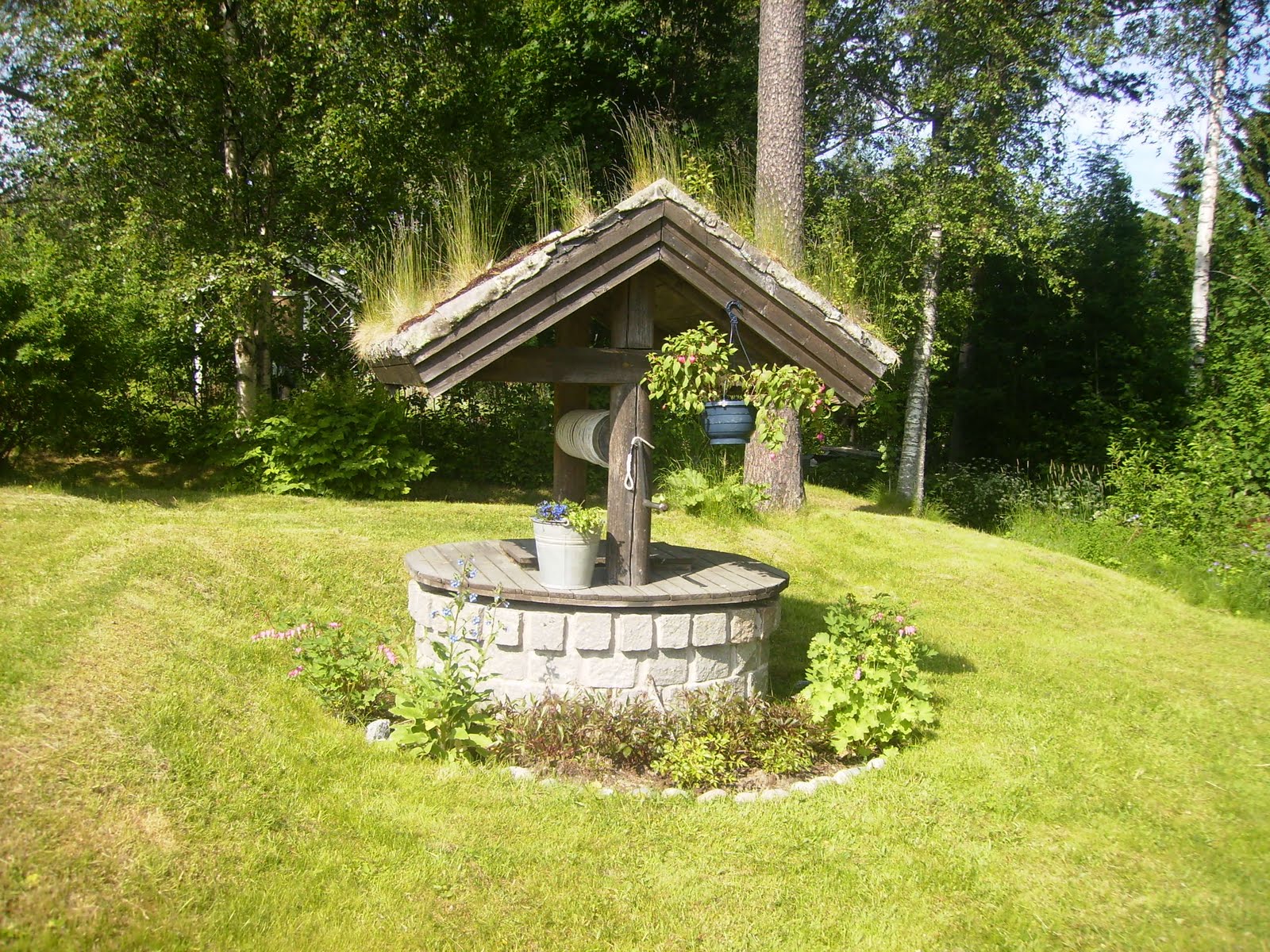 Om allt och inget, loppis och inredning: Vår brunn