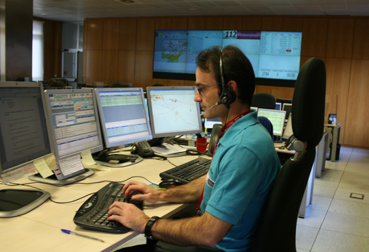 24 TES: 112 (teléfono Europeo de Emergencias).