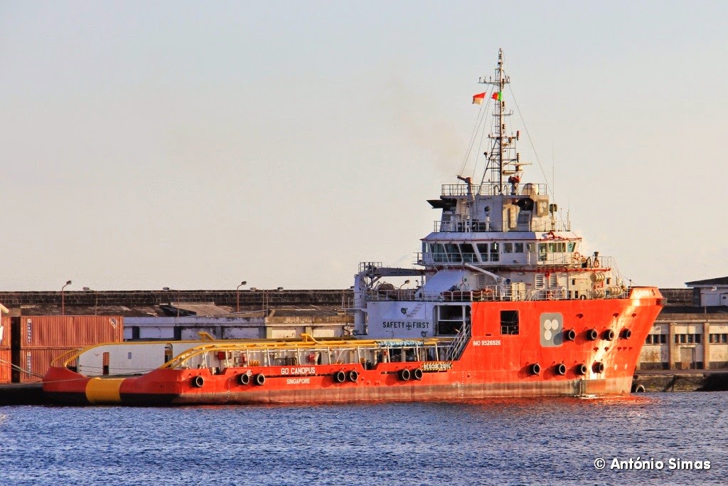 O Porto da Graciosa: AHTS "Go Canopus", em Ponta Delgada