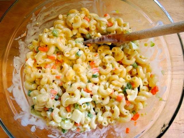 The Briny Lemon: Easy Old-Fashioned Macaroni Salad