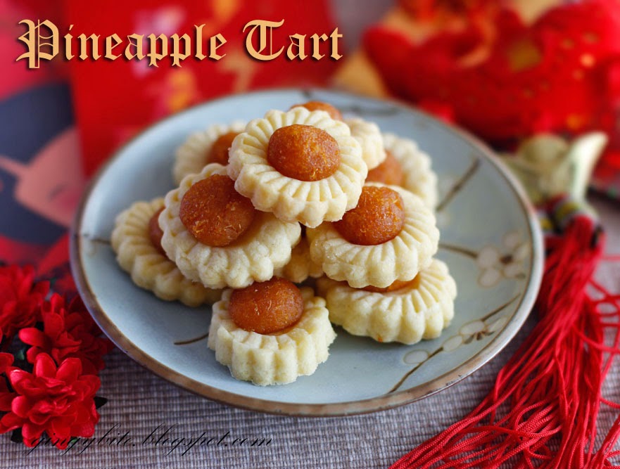 Open Face Flower Pineapple Tart 花形黄梨塔 | The Yummy Journey