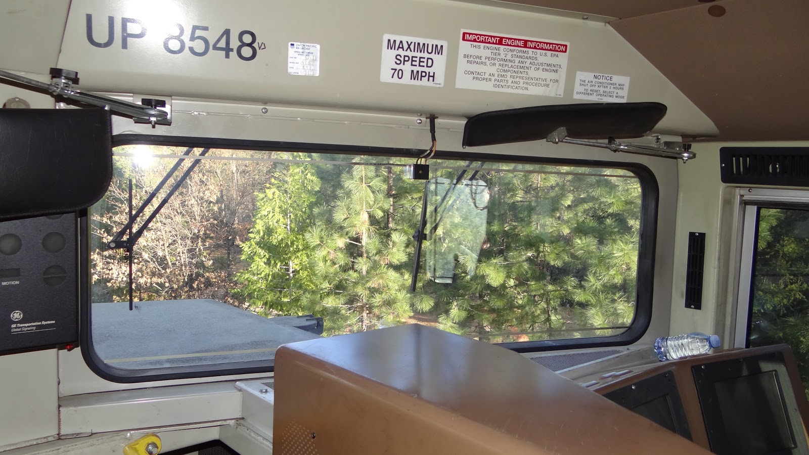 Milepost 154: A Train Blog: Inside a UP SD70ACe