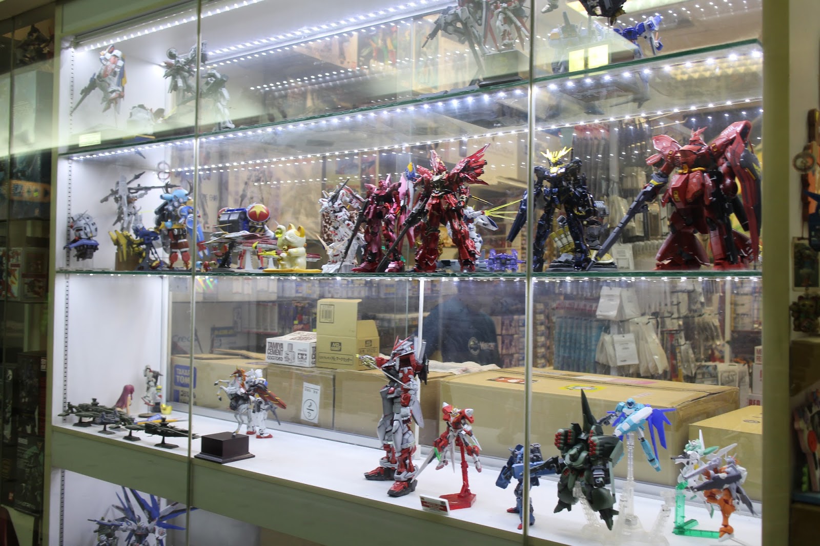 S S G U N P L A: Hobby Art Gallery Singapore