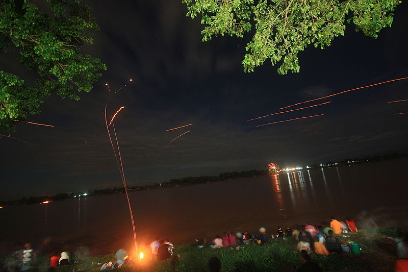 Healthy Woodleaf: Lights of the World Week 6: Naga Fireballs