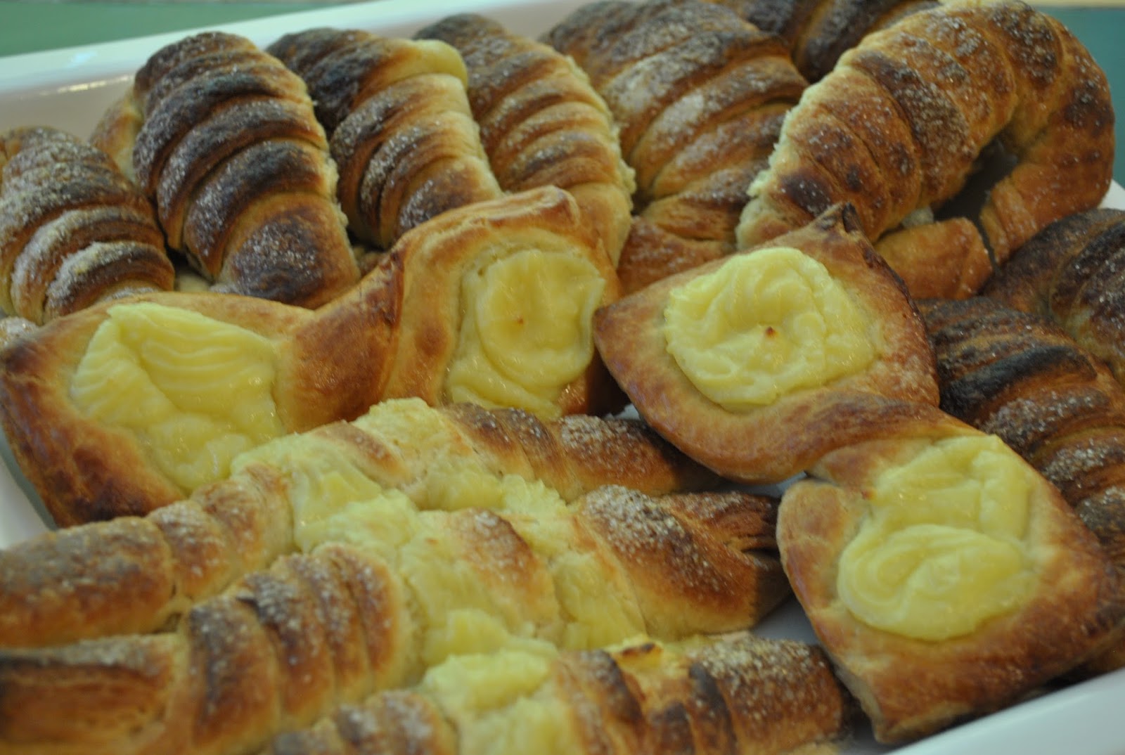 Mama's Yum Yum: Facturas Argentinas / Argentine Pastries