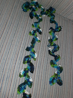 Tangles & Twists: Laurels Mini Scarf