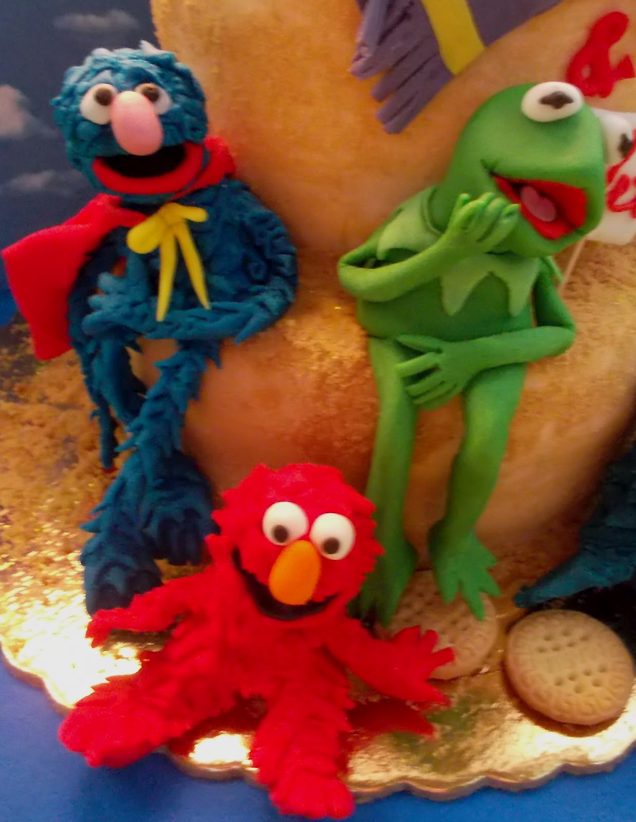 LAS TARTAS DE ELENA: BARRIO SÉSAMO, Un día, EN LA PLAYA