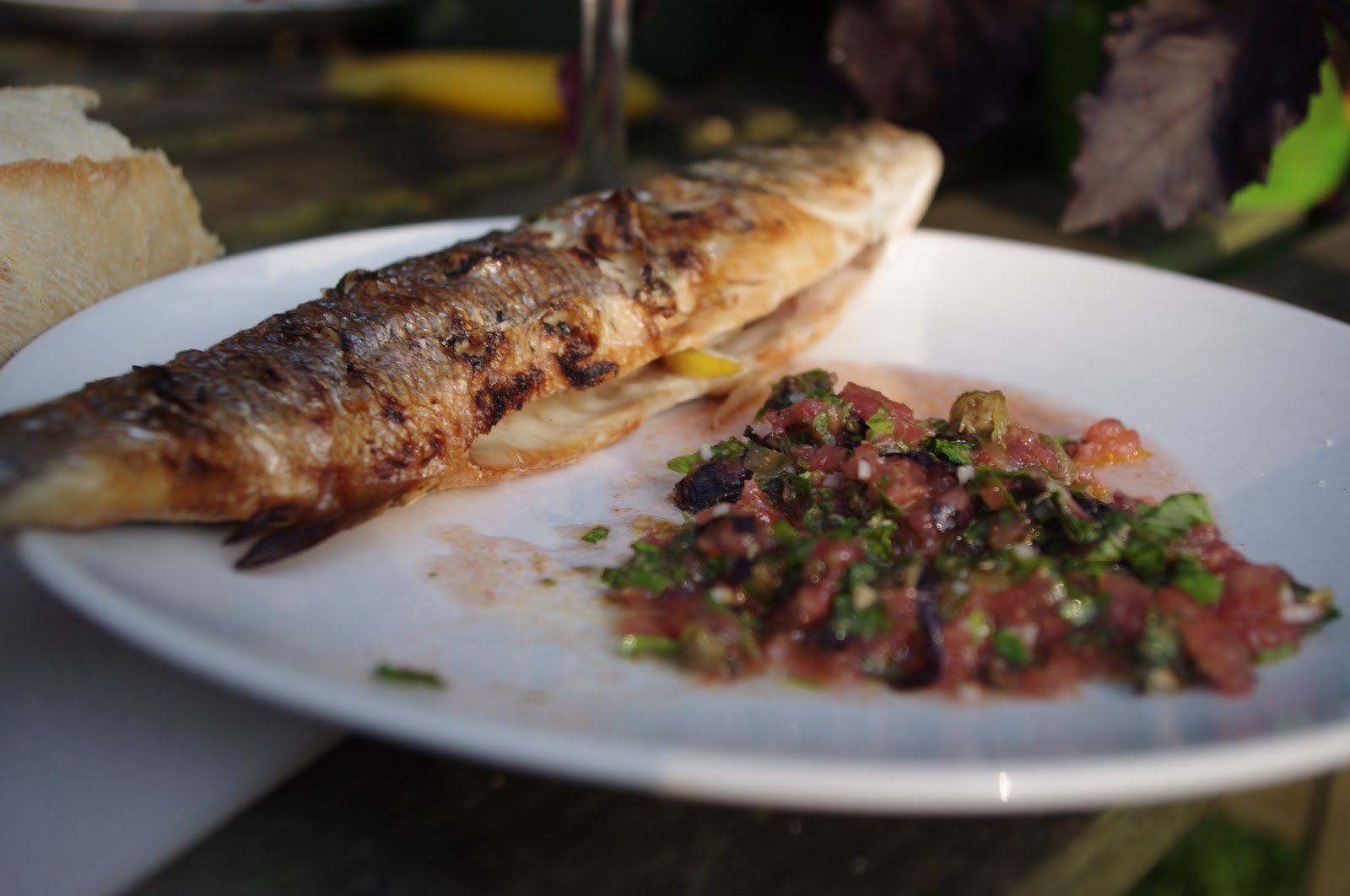 Trzy posiłki dziennie: Labraks z grilla z sosem vierge