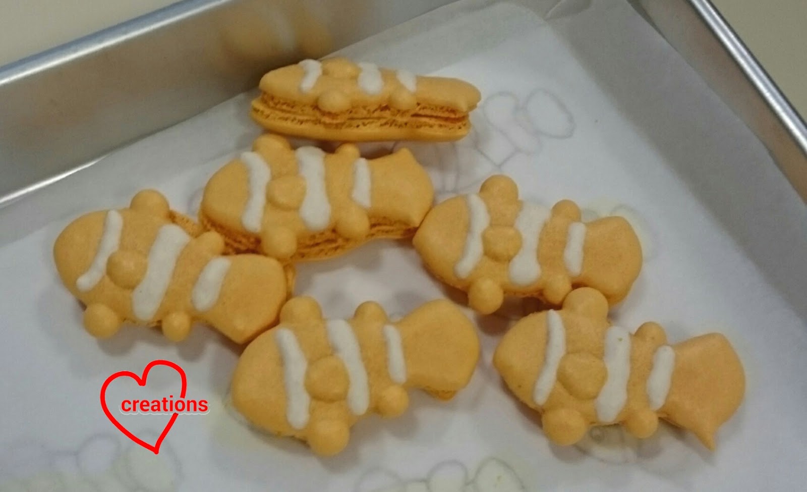 Loving Creations for You: Clownfish Macarons with Peppermint White ...