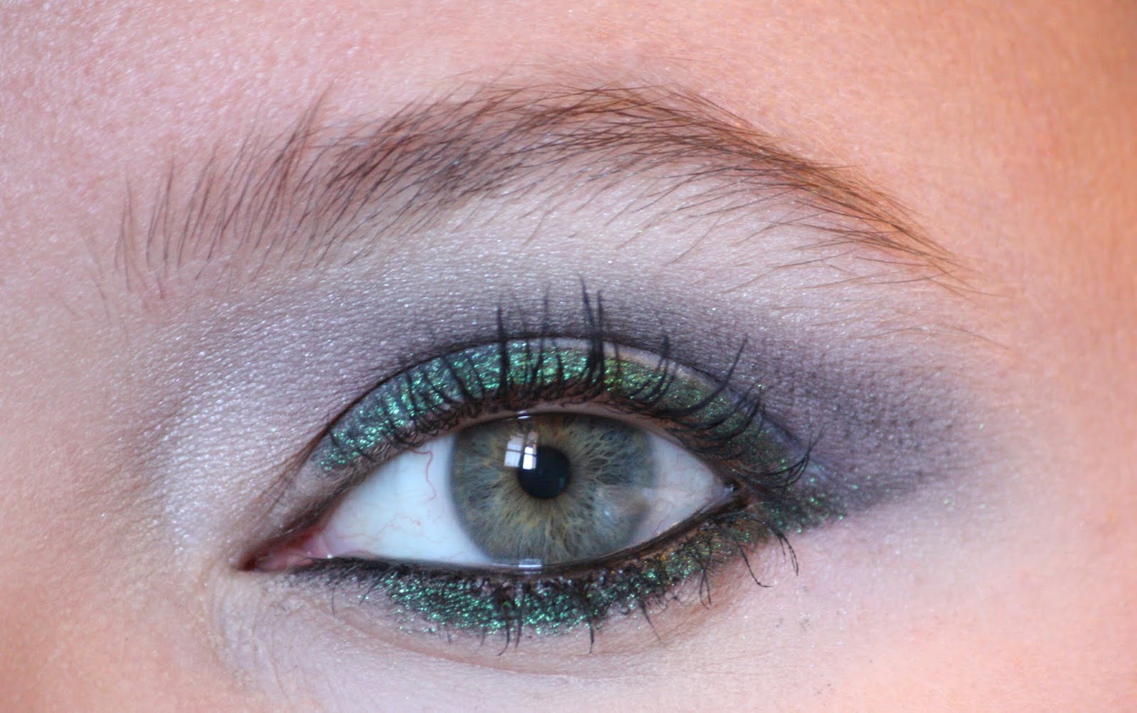 Die Zauberin Zebulon: Malachite Eye MakeUp in Collaboration with Karaja ...