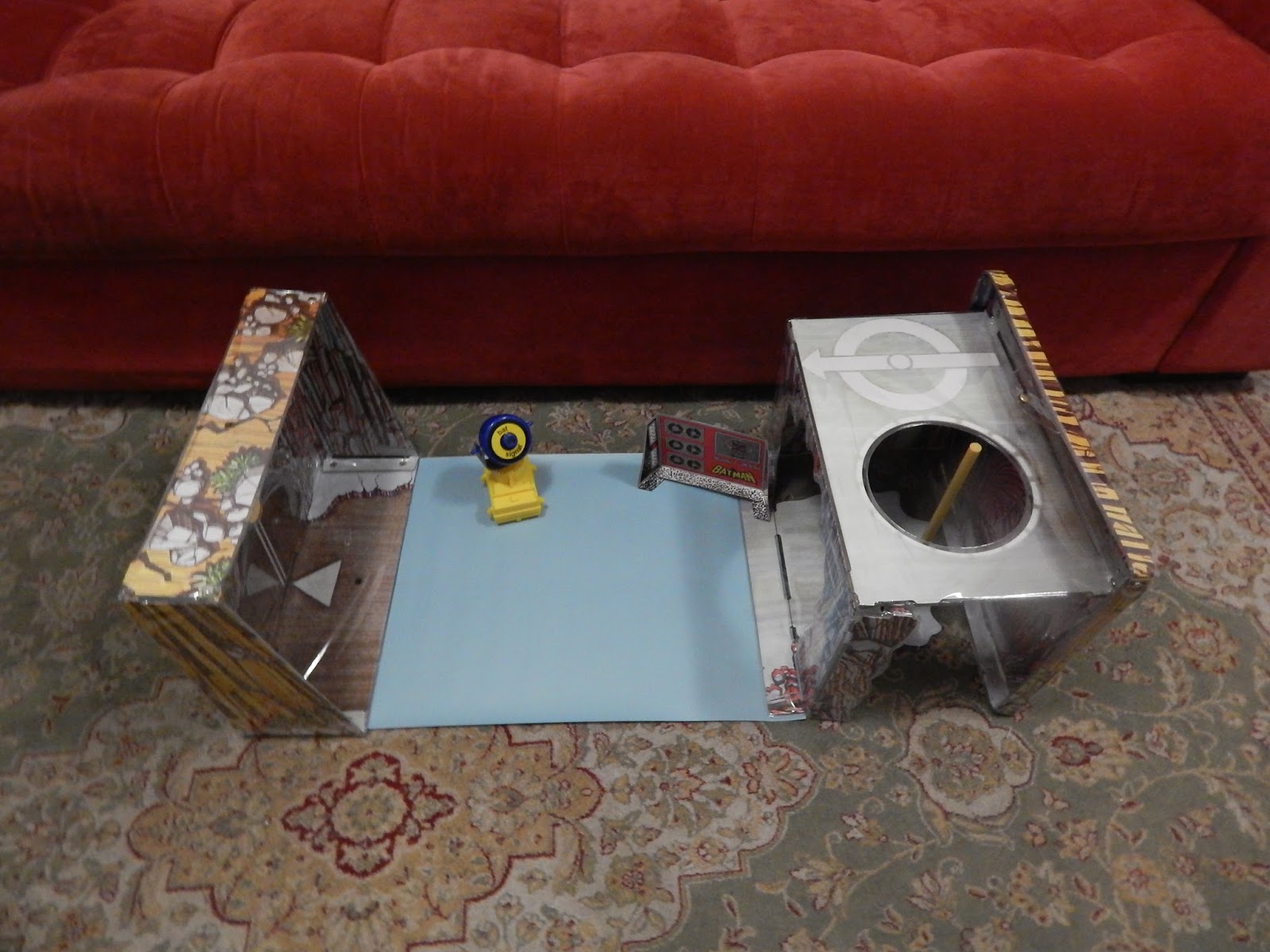 MEU MUNDO DE BRINQUEDOS: BATMAN 1966 - BATCAVERNA (BATCAVE)