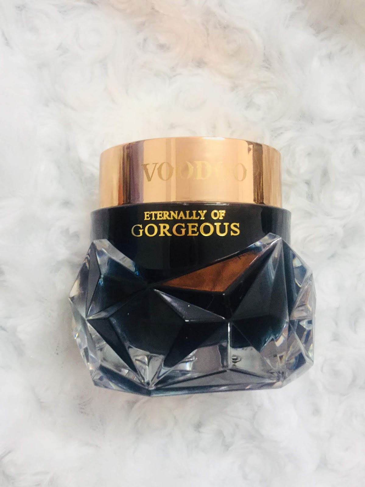 Review : ผิวดูแพงสวยสะกดทุกสายตา Voodoo Gorgeous Cream