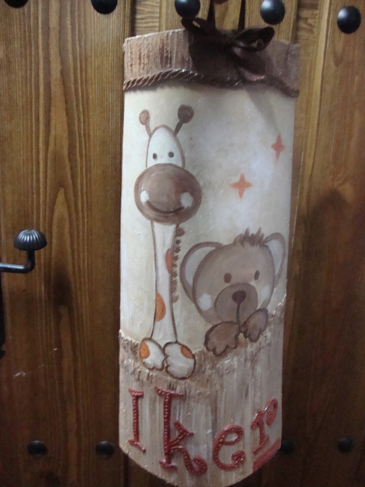 TEJAS DECORADAS: TEJA pintada a mano y relieves en los bordes