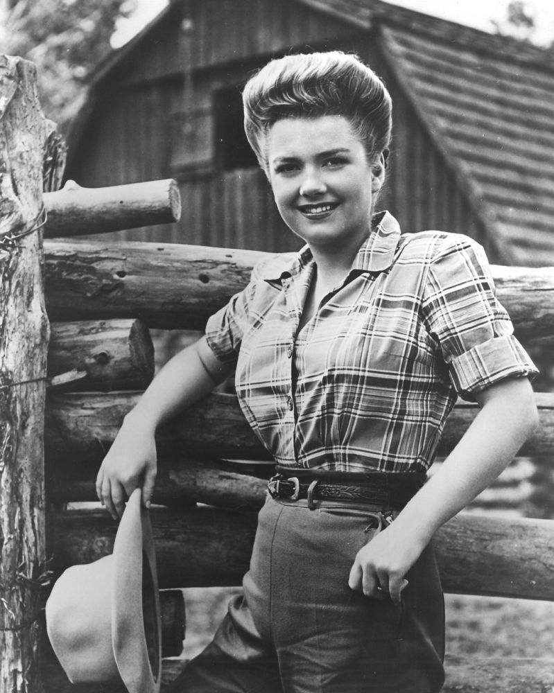Film Noir Photos: Adventures in Androgyny: Anne Baxter