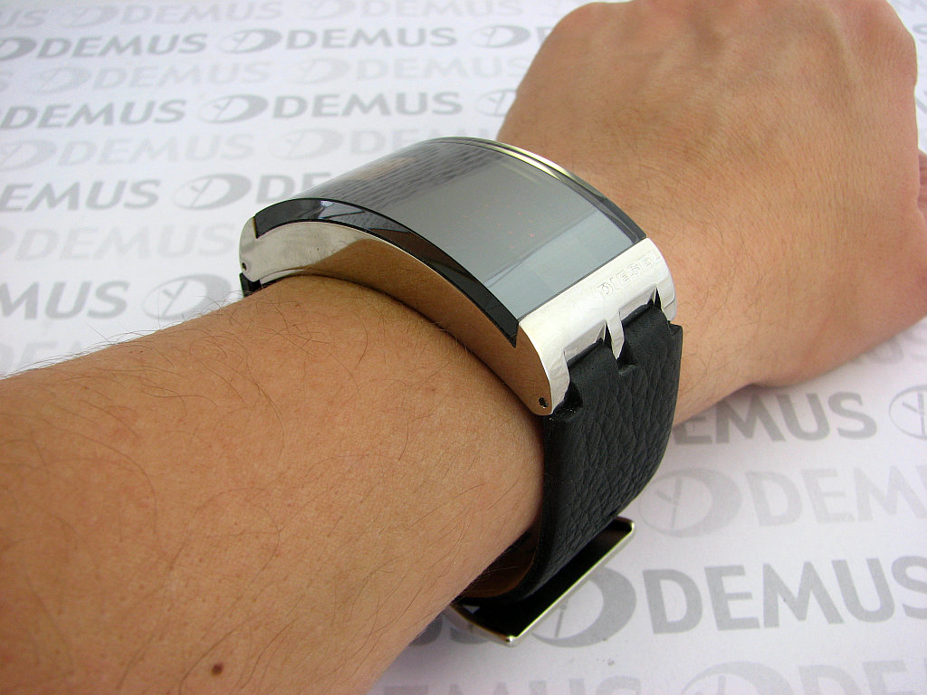 Часы и сопутсвующие товары в наличии и под заказ: Diesel DZ7092