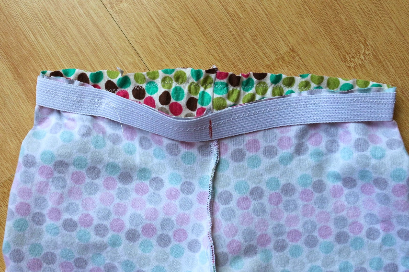 Zaaberry: Girls Capri Leggings - Free Pattern and Tutorial