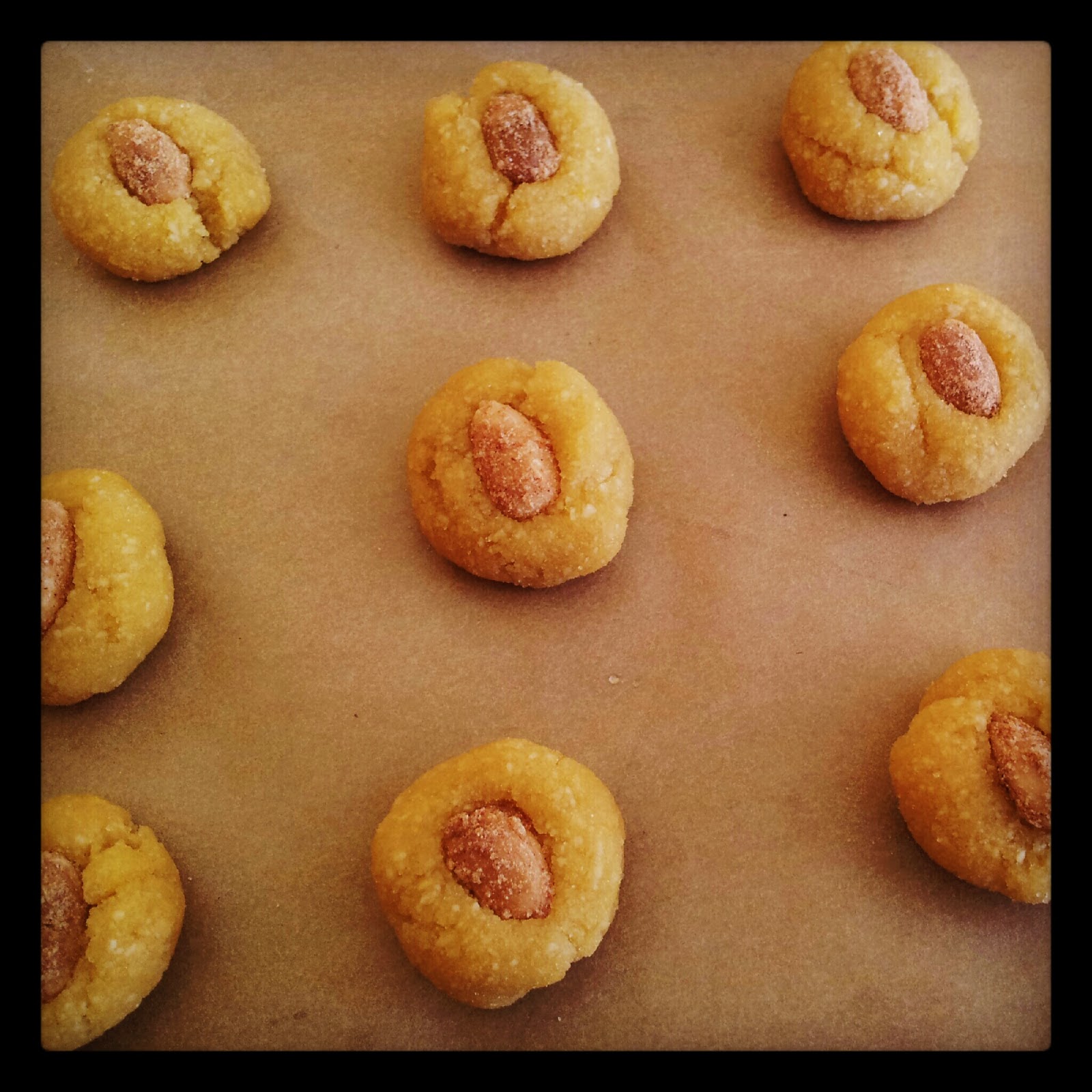 Le Sorelle: Easy Almond Cookies : Paste di Mandorla