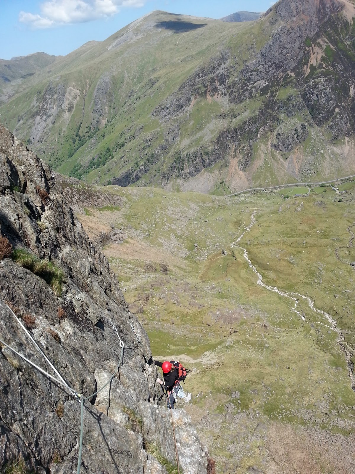 beantin: Main Wall Cyrn Las