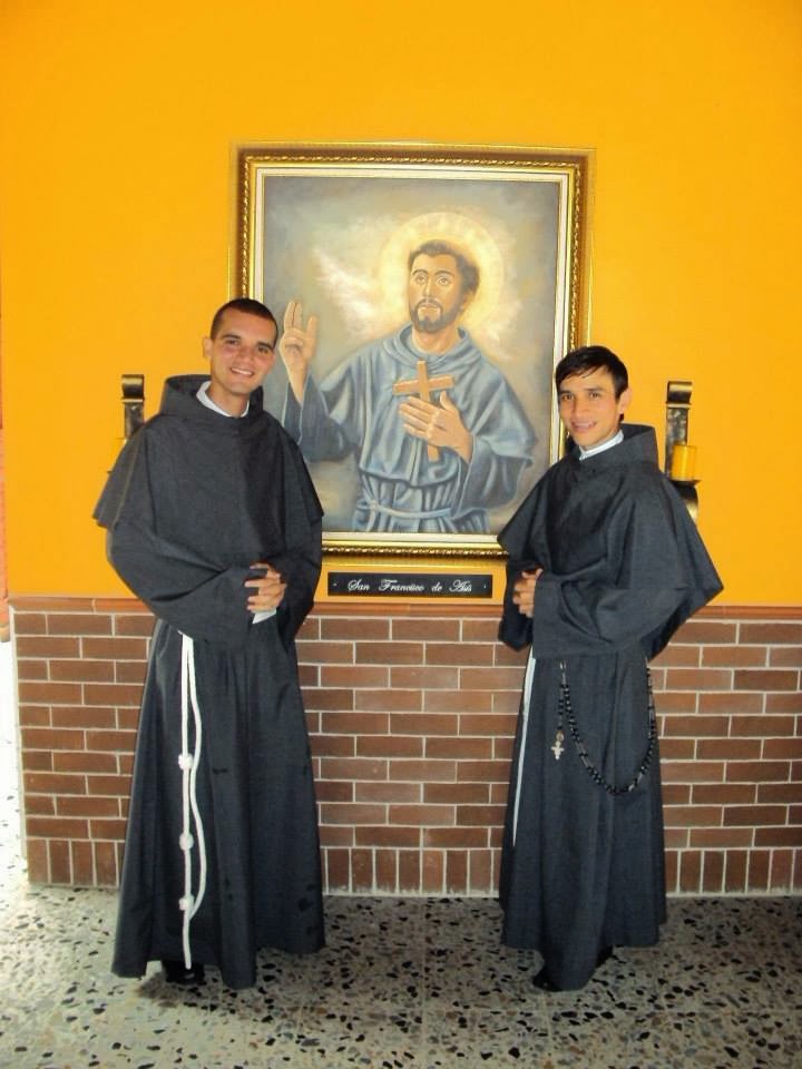 En Comunión: Toma de hábito de los novicios (Medellín, 04/10/2013)