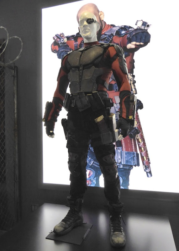 Hollywood Movie Costumes and Props: Will Smith's Deadshot movie costume ...