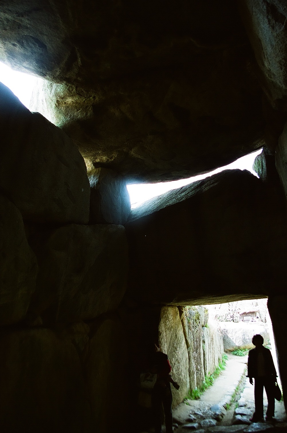 Sacred gateways of Japan: Japan's ancient megaliths & OOPARTS - photo ...