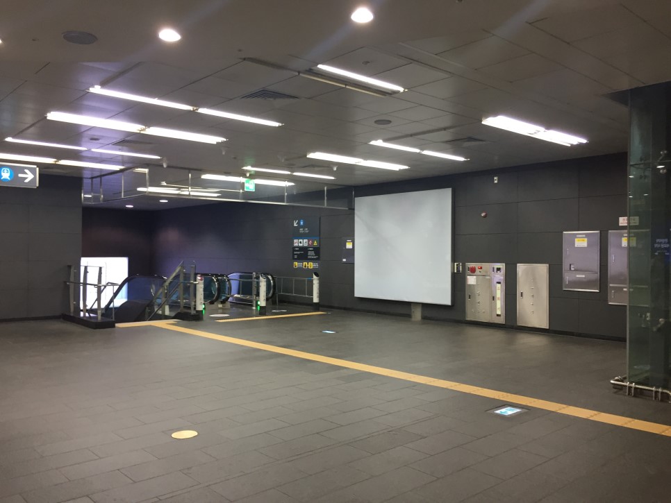 AREX: [Information about AREX Station] Hongik University Station (Hongdae)