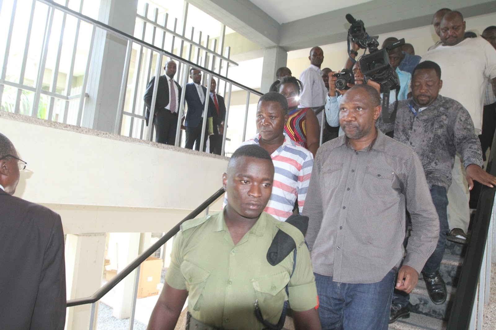 BILIONEA WA TAKUKURU AFIKISHWA MAHAKAMANI - HABARI MSETO BLOG