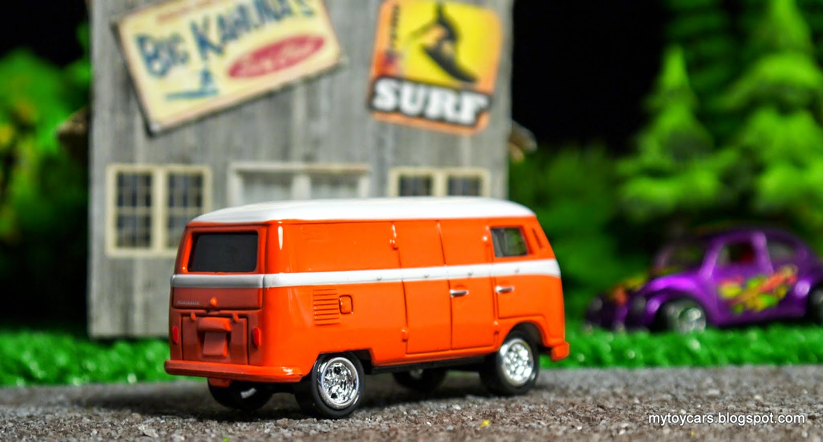 Mytoycars!: Johnny Lightning 1965 Volkswagen Transporter Van