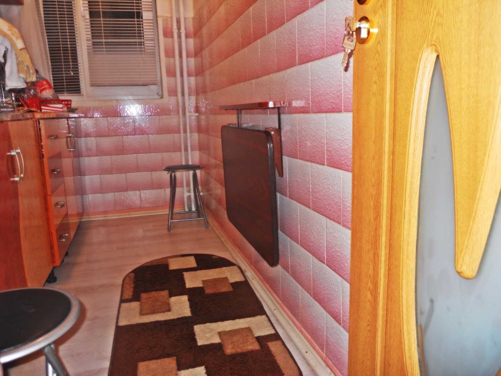 Masa plianta rabatabila pentru bucatarie: Masa rabatabila din mahon ...