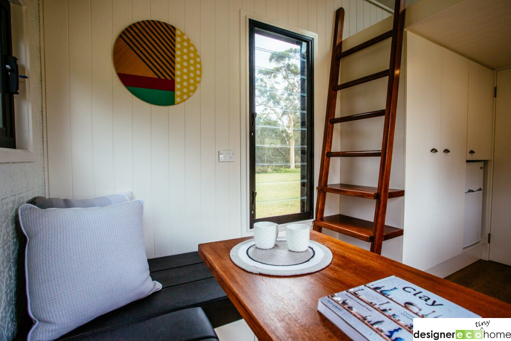 TINY HOUSE TOWN: Independent Series 4800DL Tiny Home