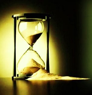 Un reloj de arena roto: RELOJES DE ARENA ROTOS
