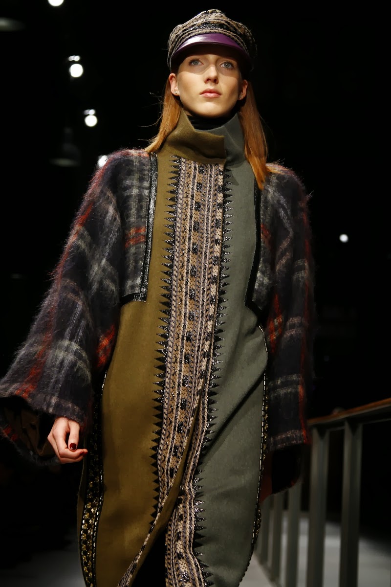 NUNCA ES DEMASIADO ROSA: 080 BARCELONA FASHION