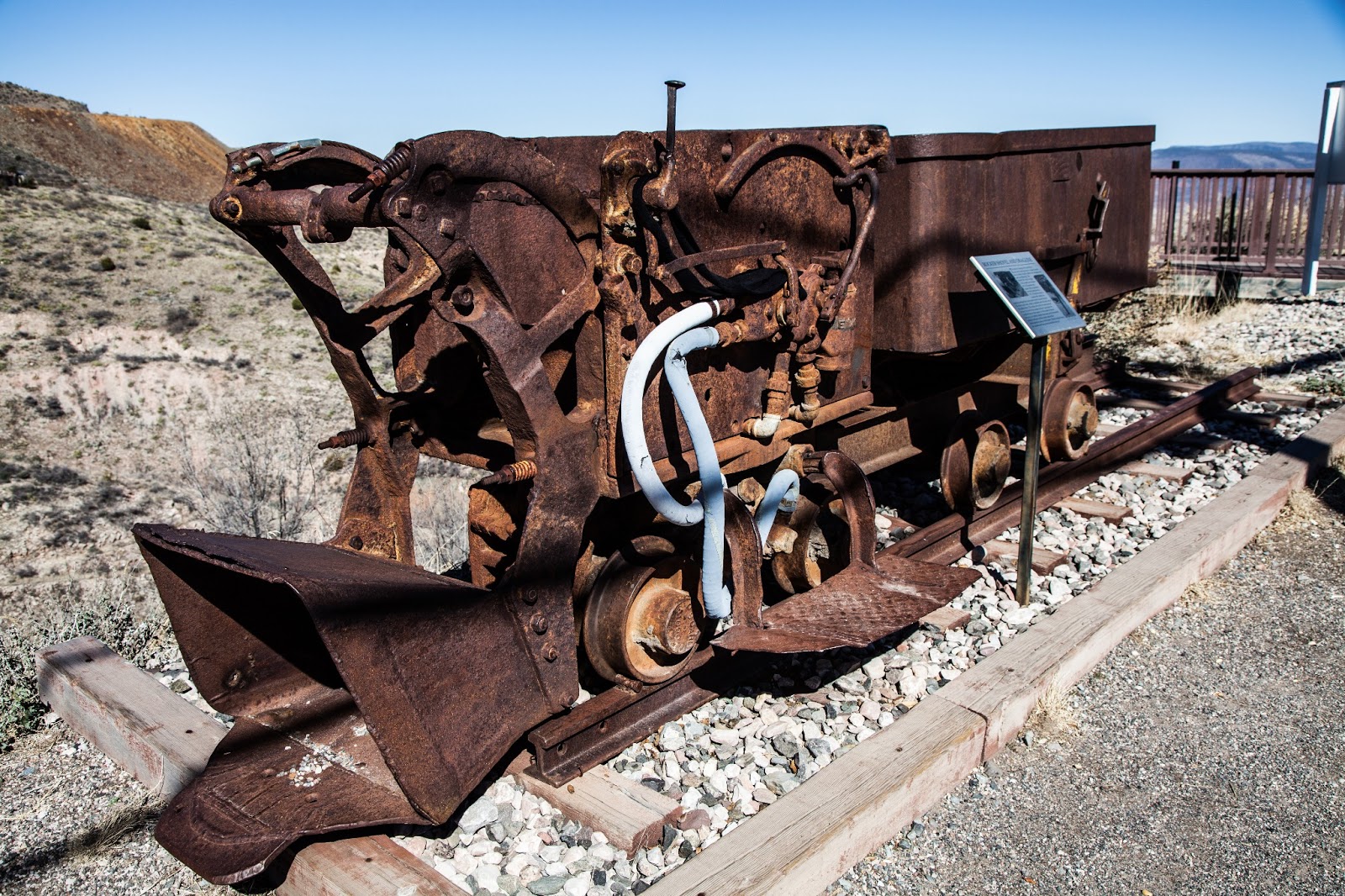 Walking Arizona: Rocker Shovel and Dragline