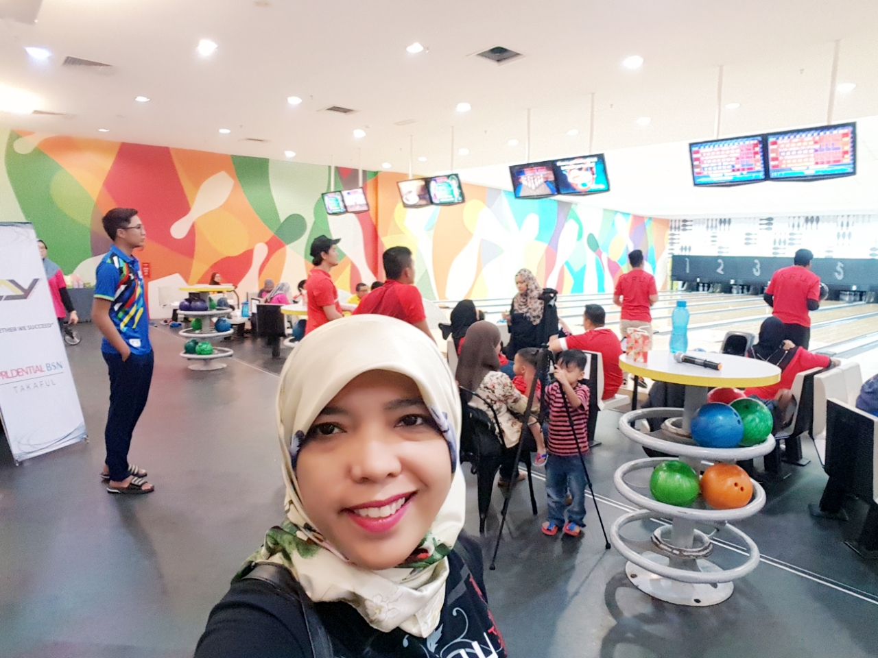 Meh Travel With Me!!: Wangsa Walk Mall - Bowling