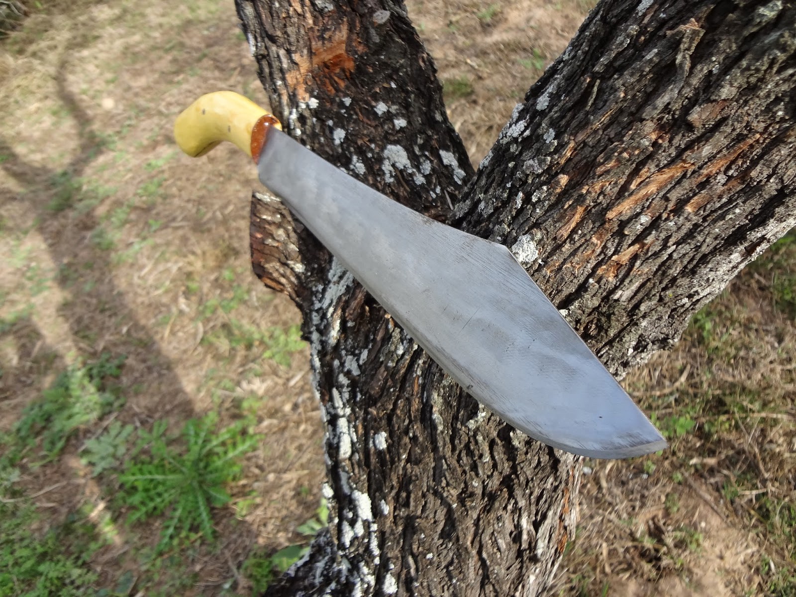 Woods Roamer: HOW TO MAKE A CUTLASS MACHETE