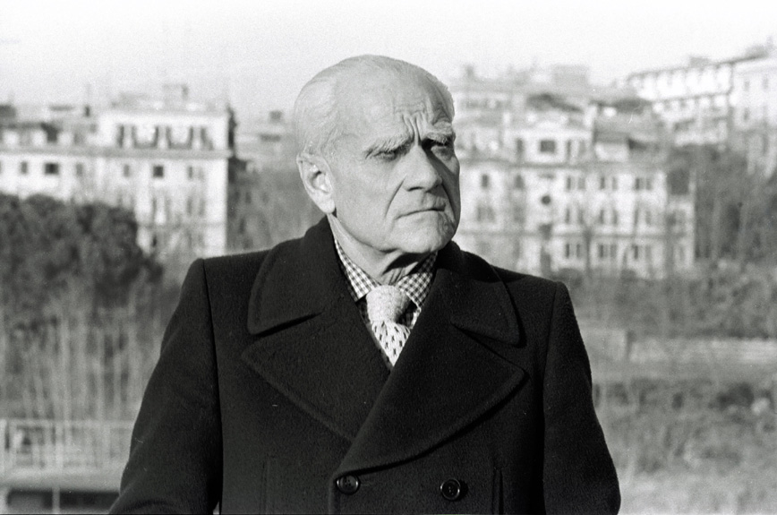 Alberto Moravia en el ojo del huracán