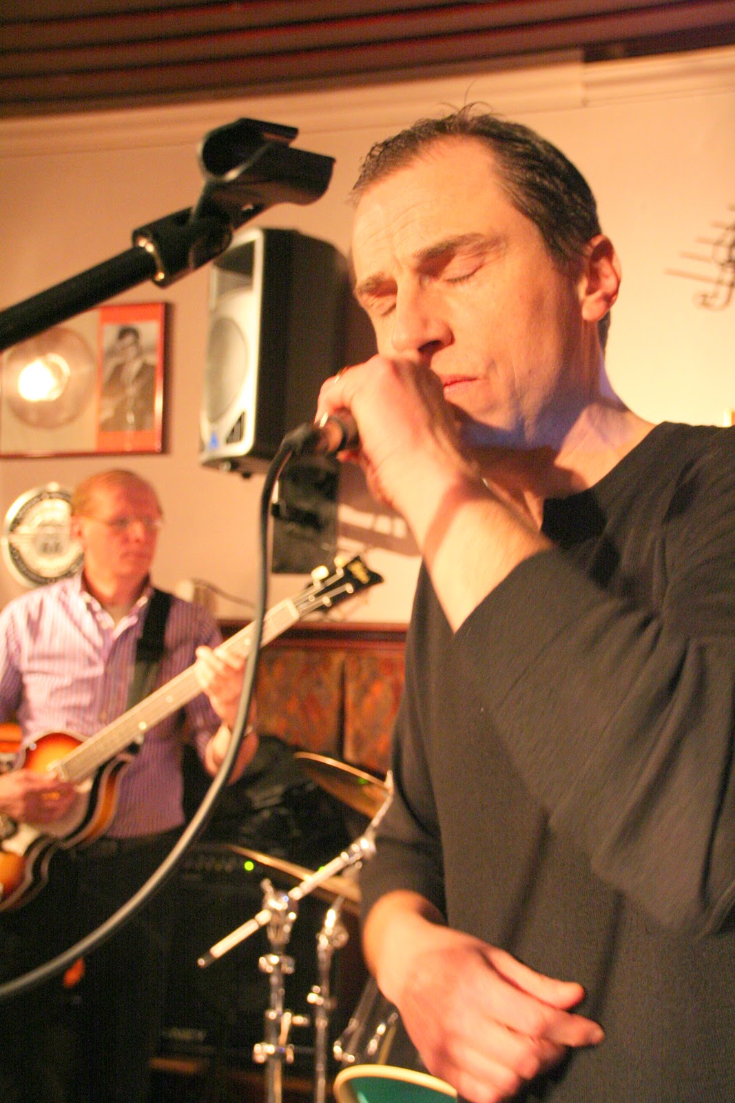 A la CLE de SOL: BERNARD... au chant et à l'animation