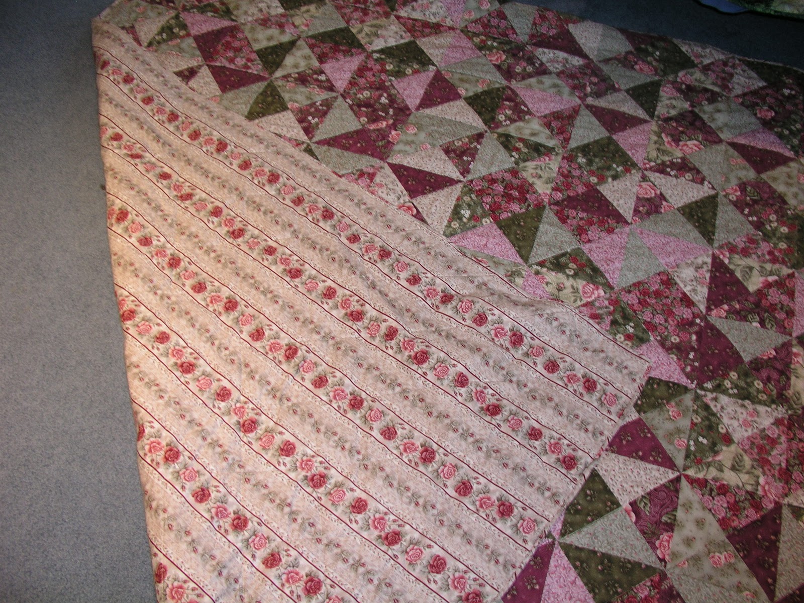 My Quilt Corner: Zen Rose Quilt DONE!