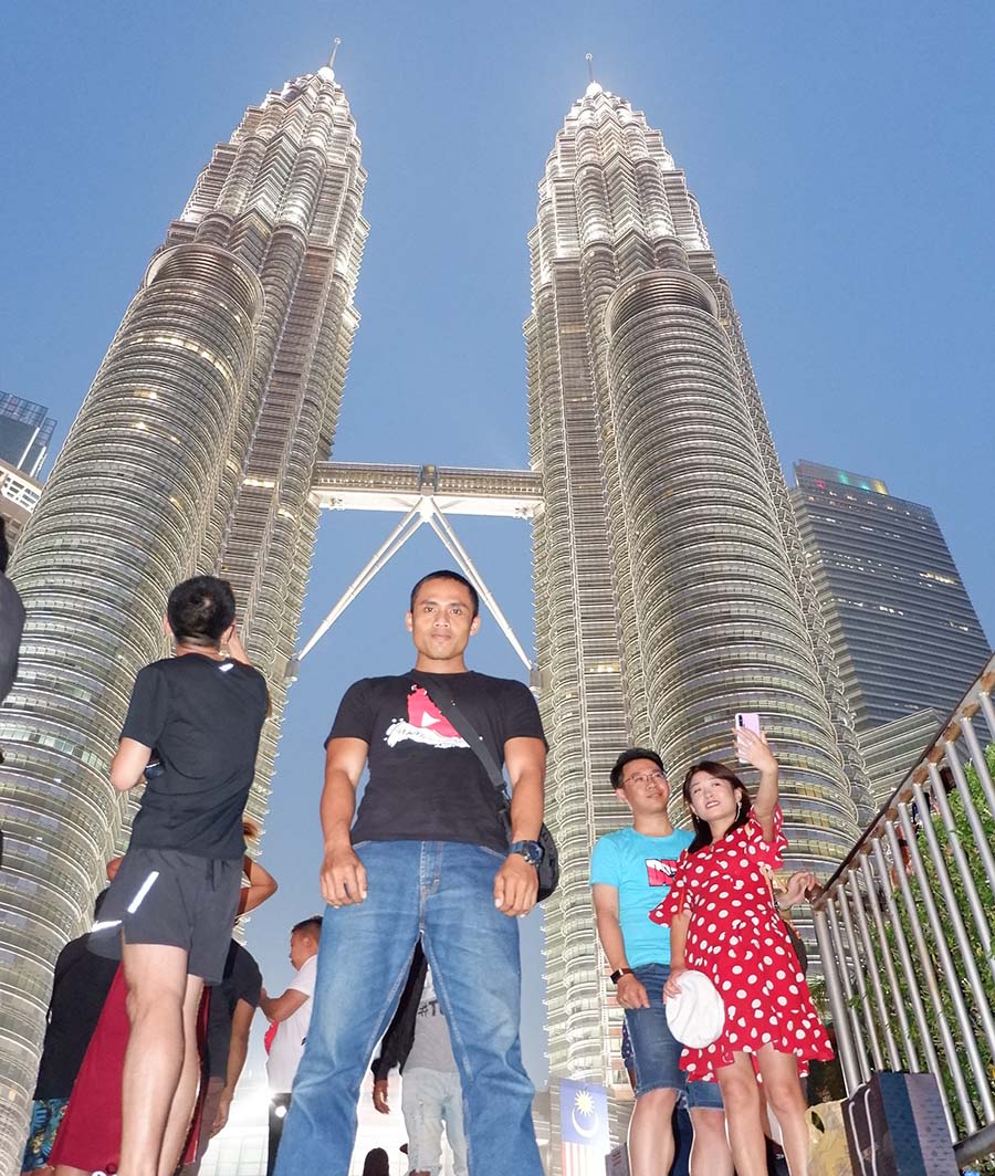 Jalan-Jalan Melihat Fakta tentang Menara Kembar Petronas Malaysia ...